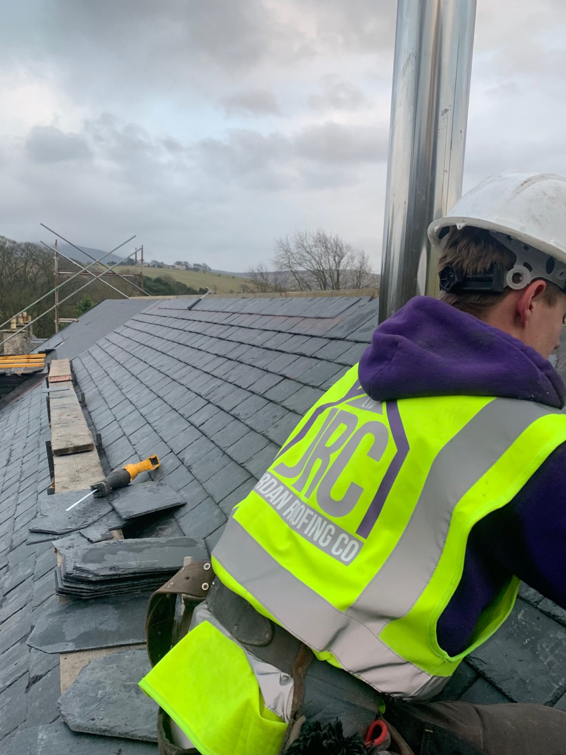 ROOFING COMPANY - Repairs, Maintenance Services, Slating, Tiling ...